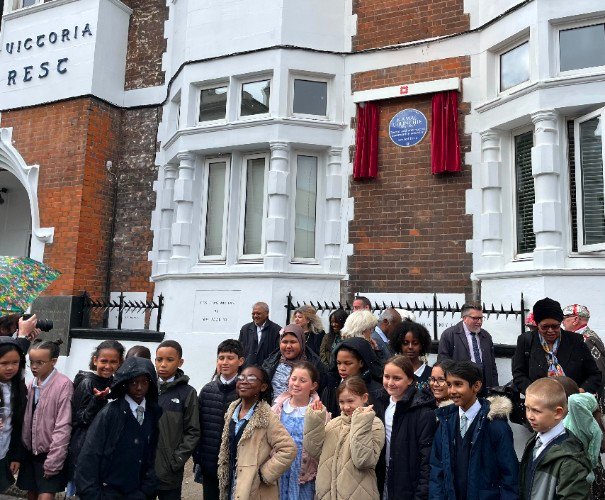 Blue Plaque unveiled to honour Kamal Chunchie